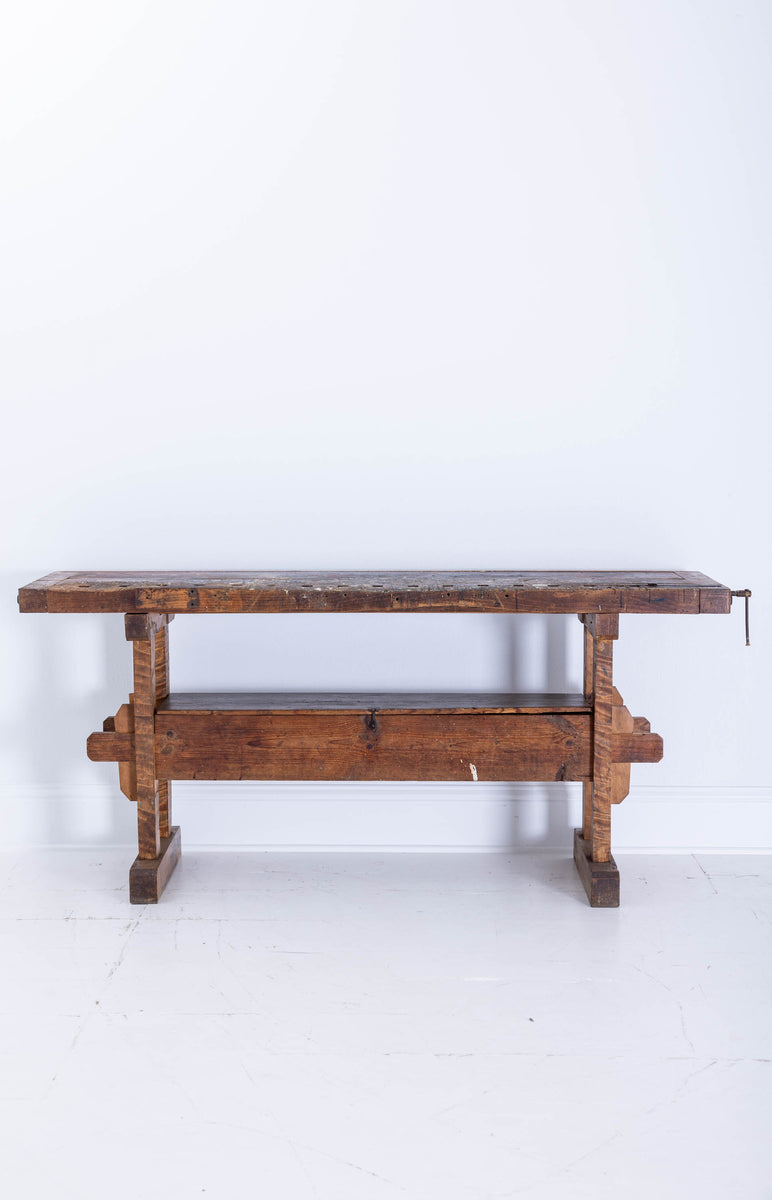 French Work Bench – The Corbel
